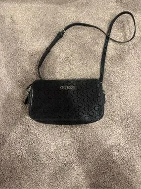 Guess | Bags | Guess Black Signature G Logo Crossbody Bag | Poshmark